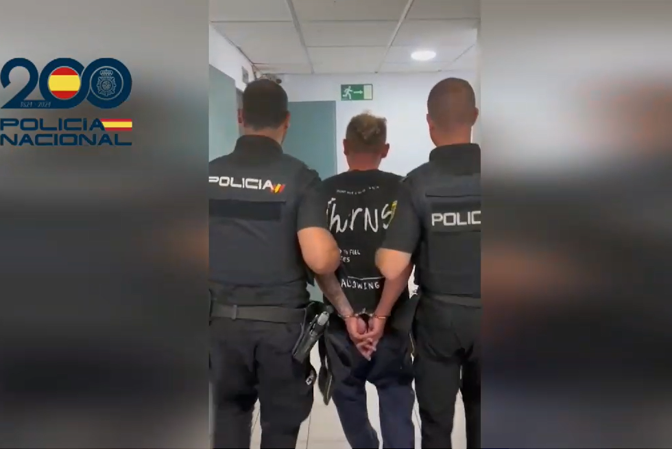 Detenido un hombre por robar y amenazar con un cuchillo a un dependiente de un locutorio en ...